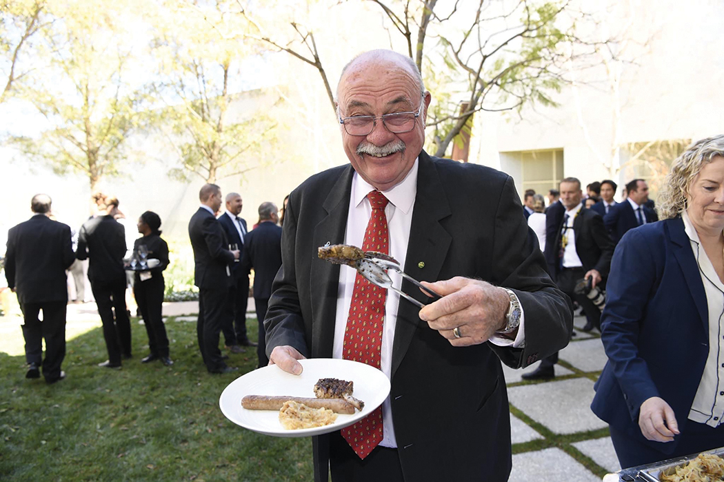EXPERIENCE AT THE WHEEL Warren Entsch MP - CityLife Media Cairns